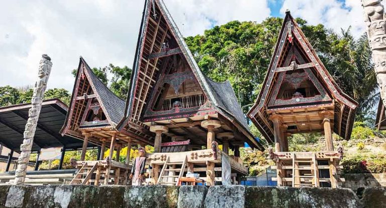 Museum Huta Bolon | Sejarah & Budaya Batak di Pulau Samosir