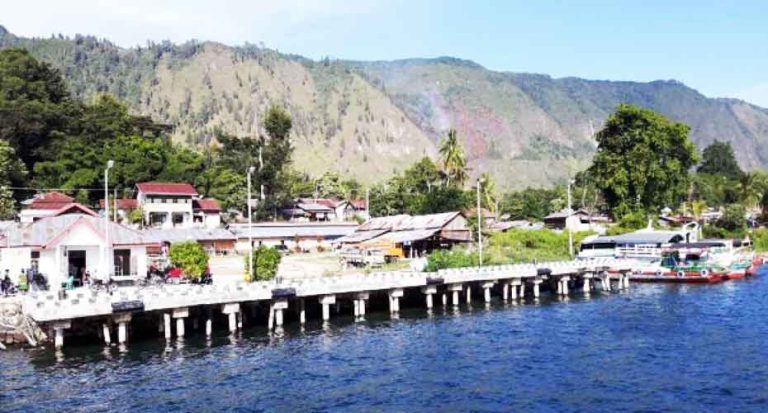 Pelabuhan Tomok | Pintu Gerbang Wisata Pulau Samosir